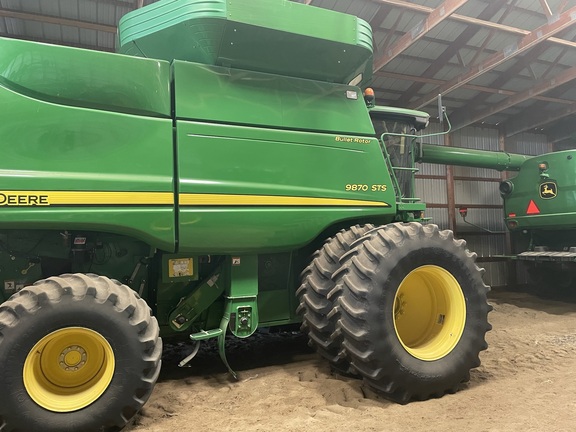 John Deere Combine 9870