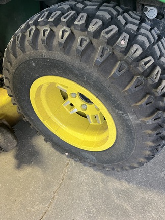 2019 John Deere X758 - Grossenburg Implement