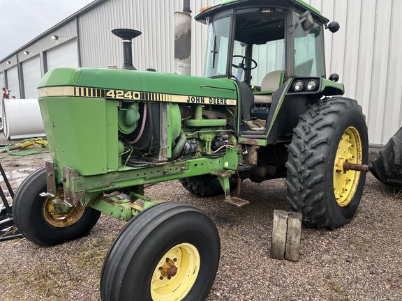 1978 John Deere 4240 - Grossenburg Implement